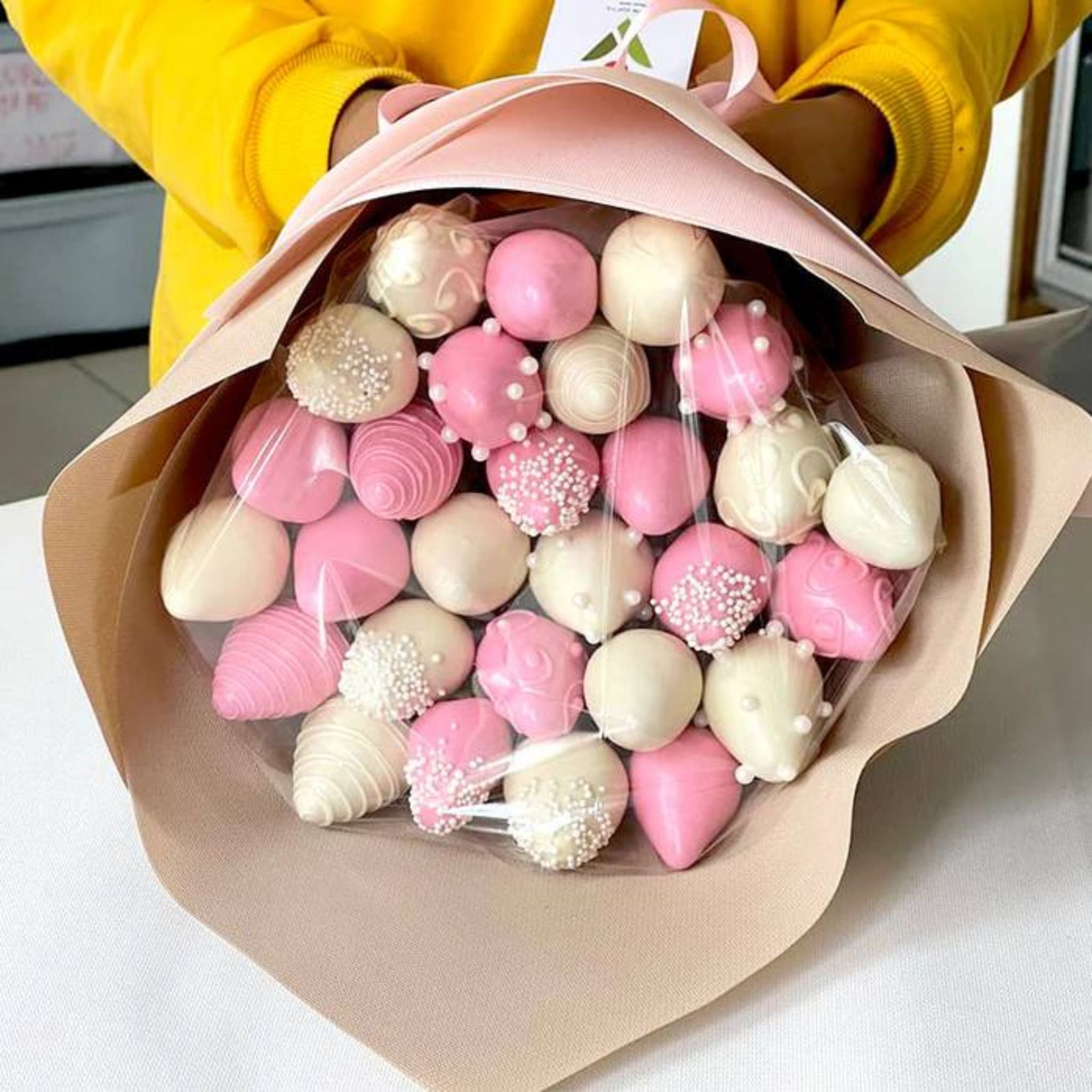 ARIANNA Chocolate Strawberry Bouquet | Chocolate Dipped Strawberries ...