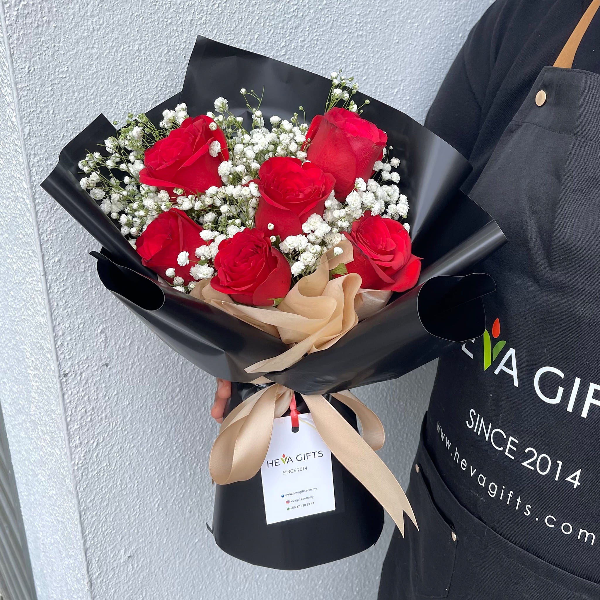 ALIYAH GIFT SET | Roses and Chocolates | Birthday Gifts – Heva Gifts ...