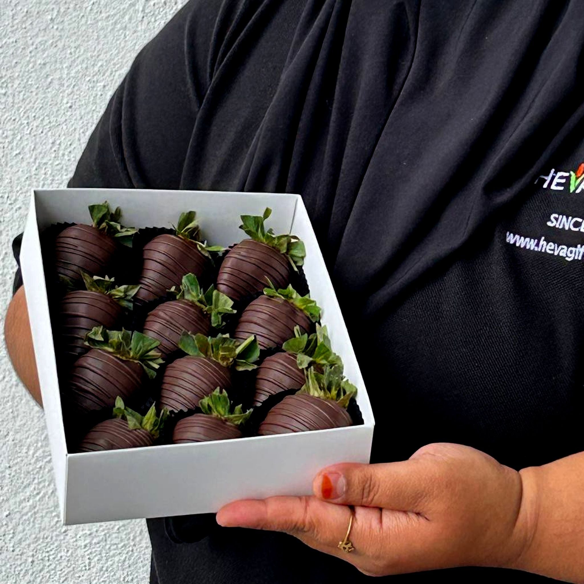 ALOHA Chocolate Strawberries | Chocolate dipped Strawberries | KL FLor ...