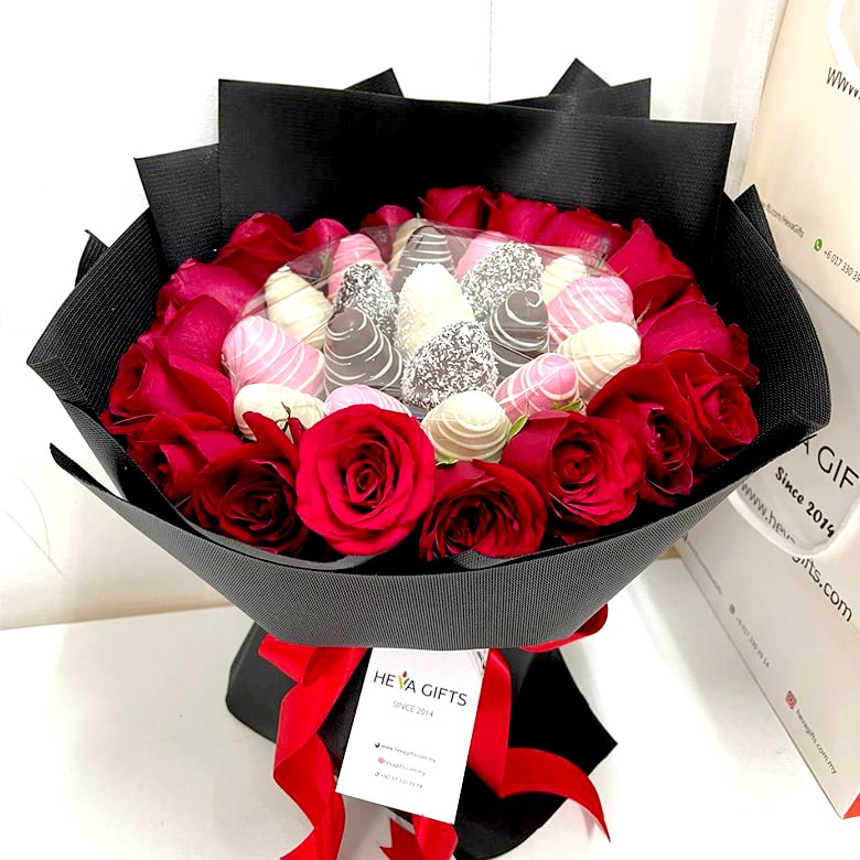 ERIC Red Roses and chocolate strawberries | Birthday Gifts for Him ...