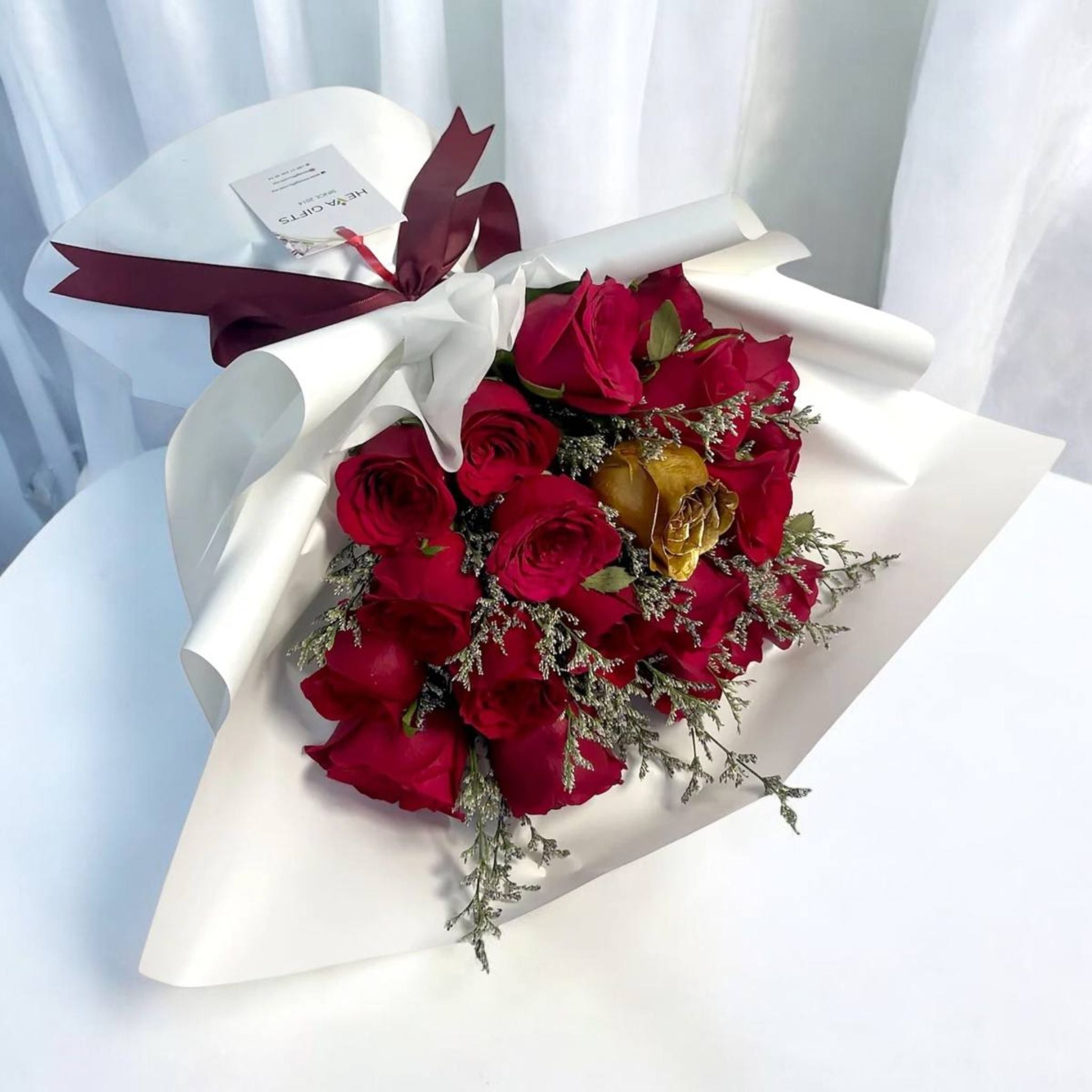 SOULMATE Red & Gold Rose Bouquet | Fresh Rose Delivery KL | Heva Gifts ...
