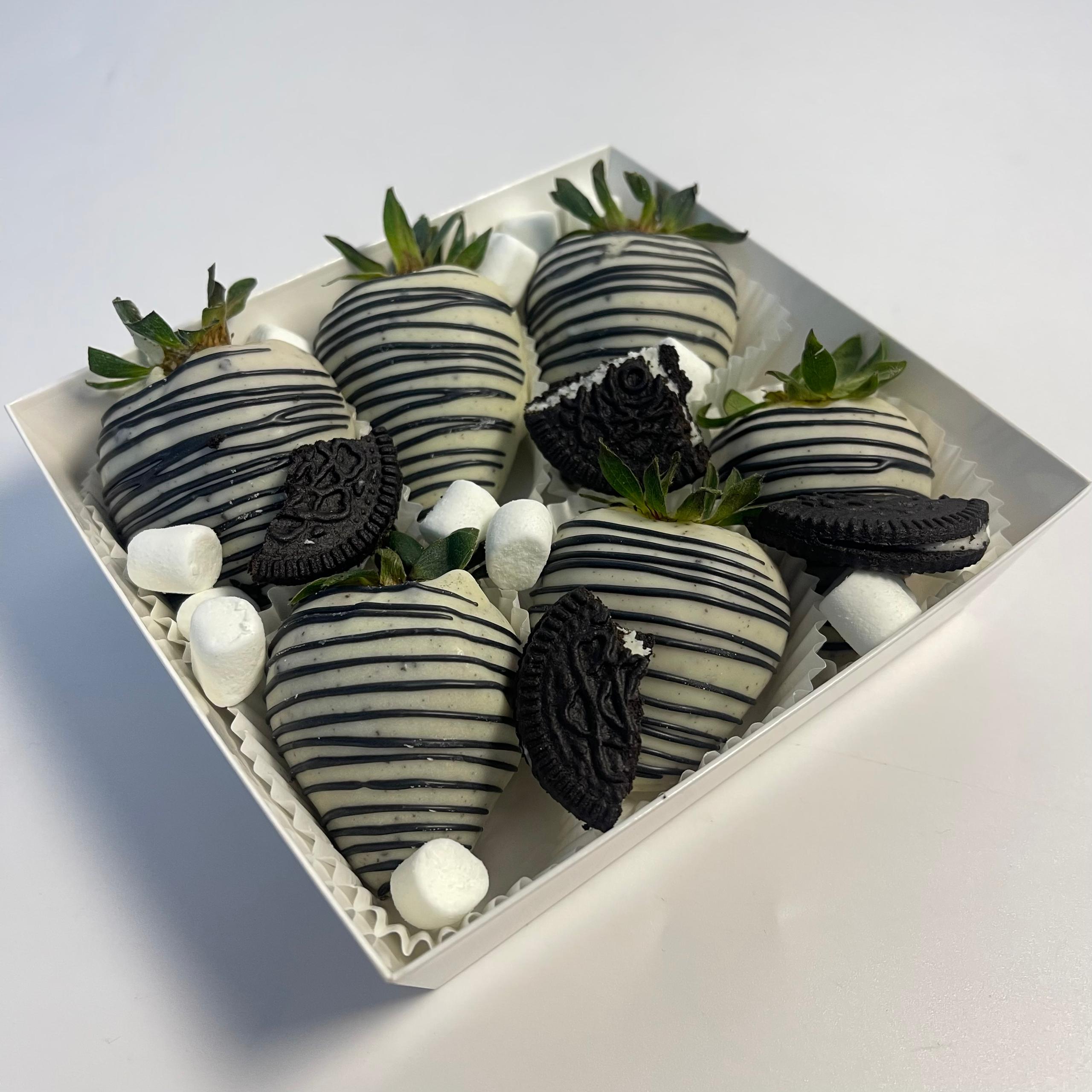 CREAM O CHOCOLATE DIPPED STRAWBERRIES – Heva Gifts Sdn.Bhd (1490300-U)
